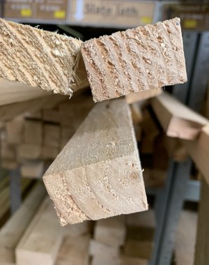 Selling DIY, hardware, workwear, homeware and gardening products ...