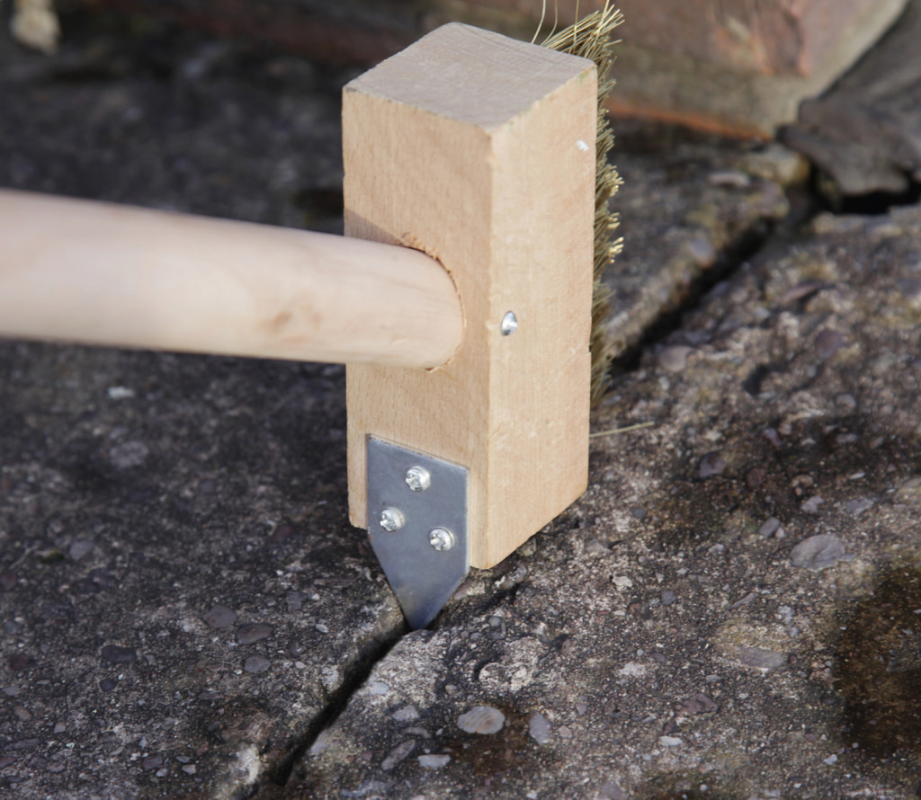 Ambassador Ambassador Block Paving Patio Brush with Scraper (X) - Clock ...