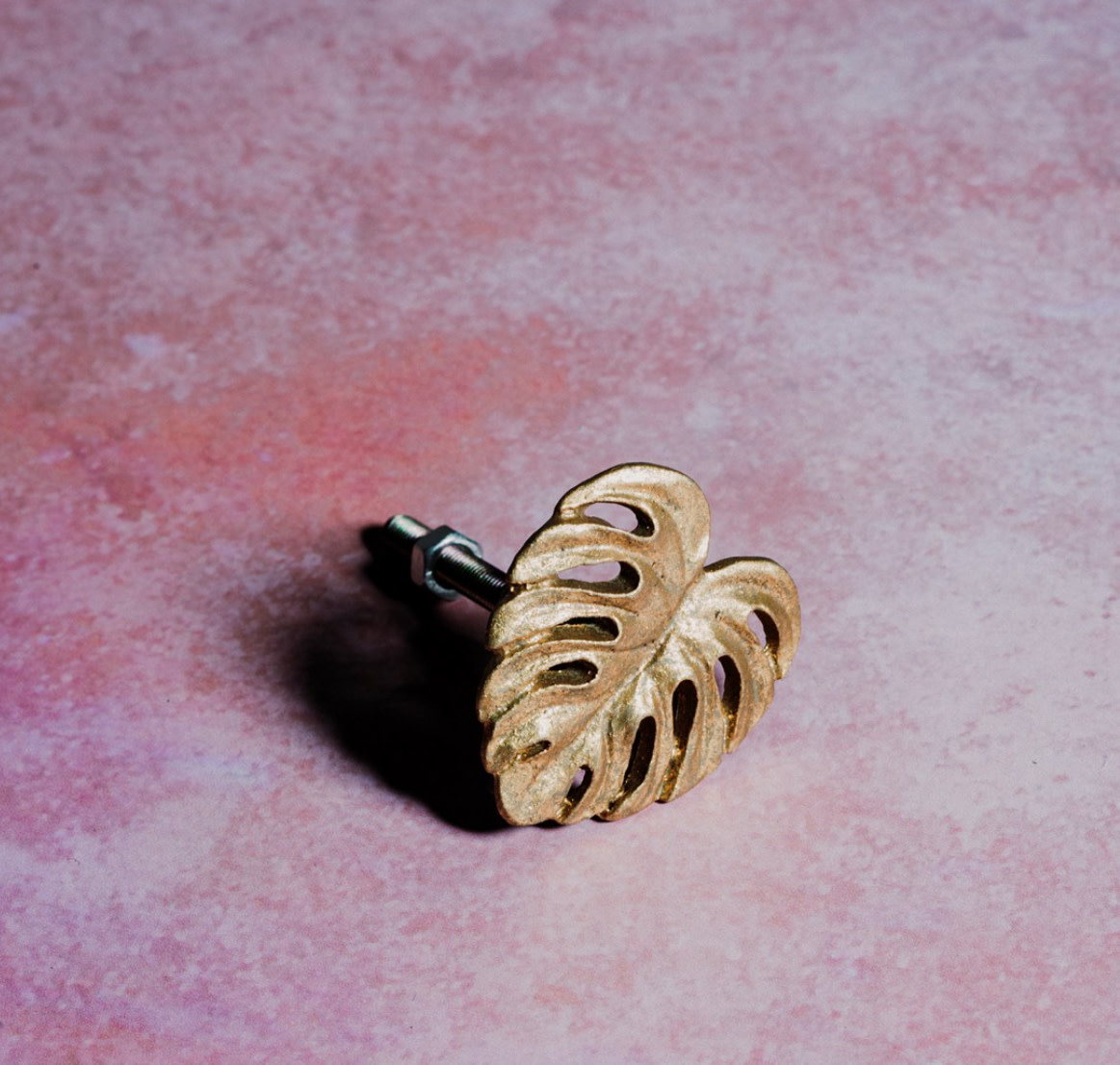 Cheese Plant Leaf Knob - Clock’s Home and Garden