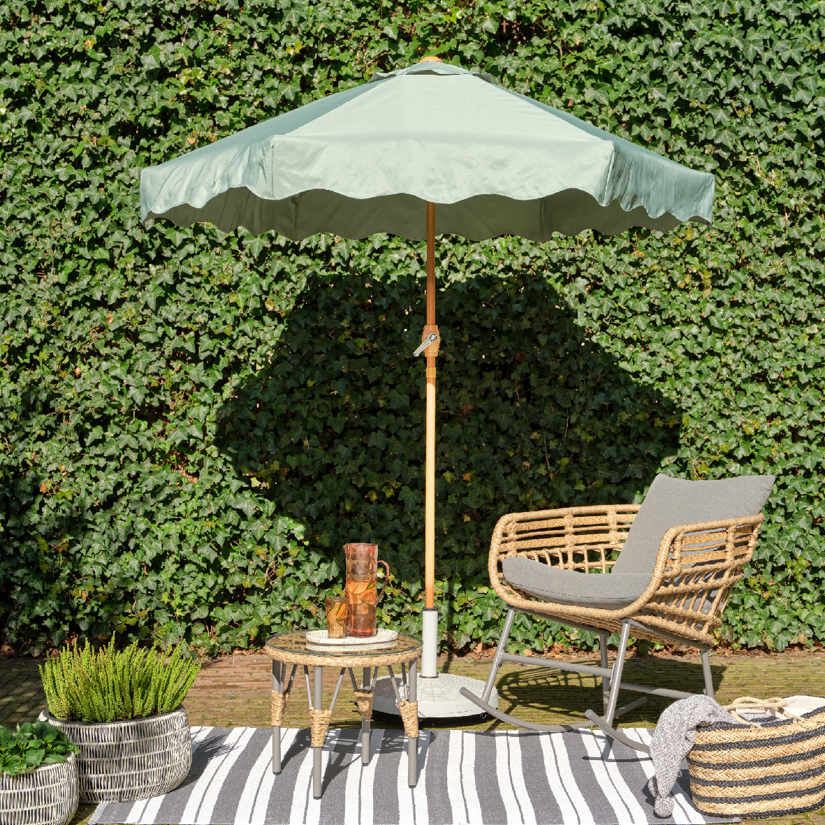 Parasol Green Wavey Edge - Clock’s Home and Garden