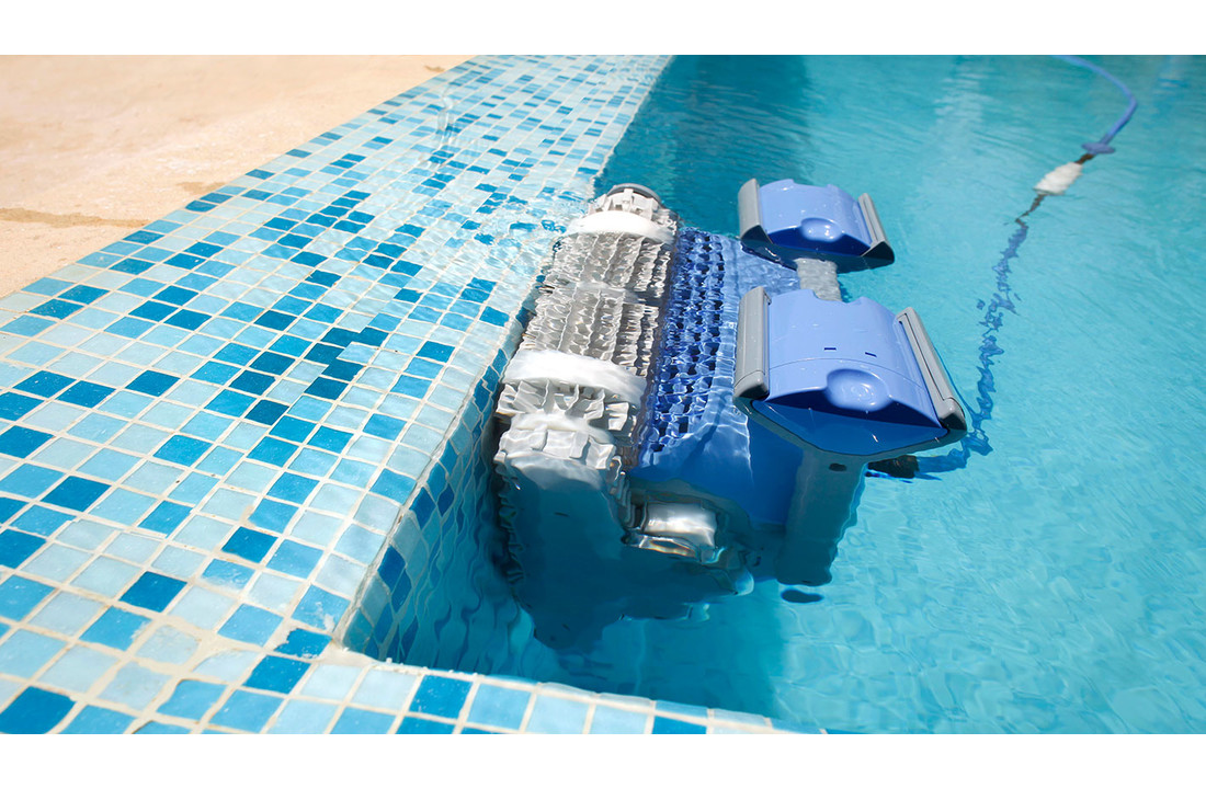 Maytronics Dolphin M400 Zwembadrobot | Zwemland.nl - Zwemland