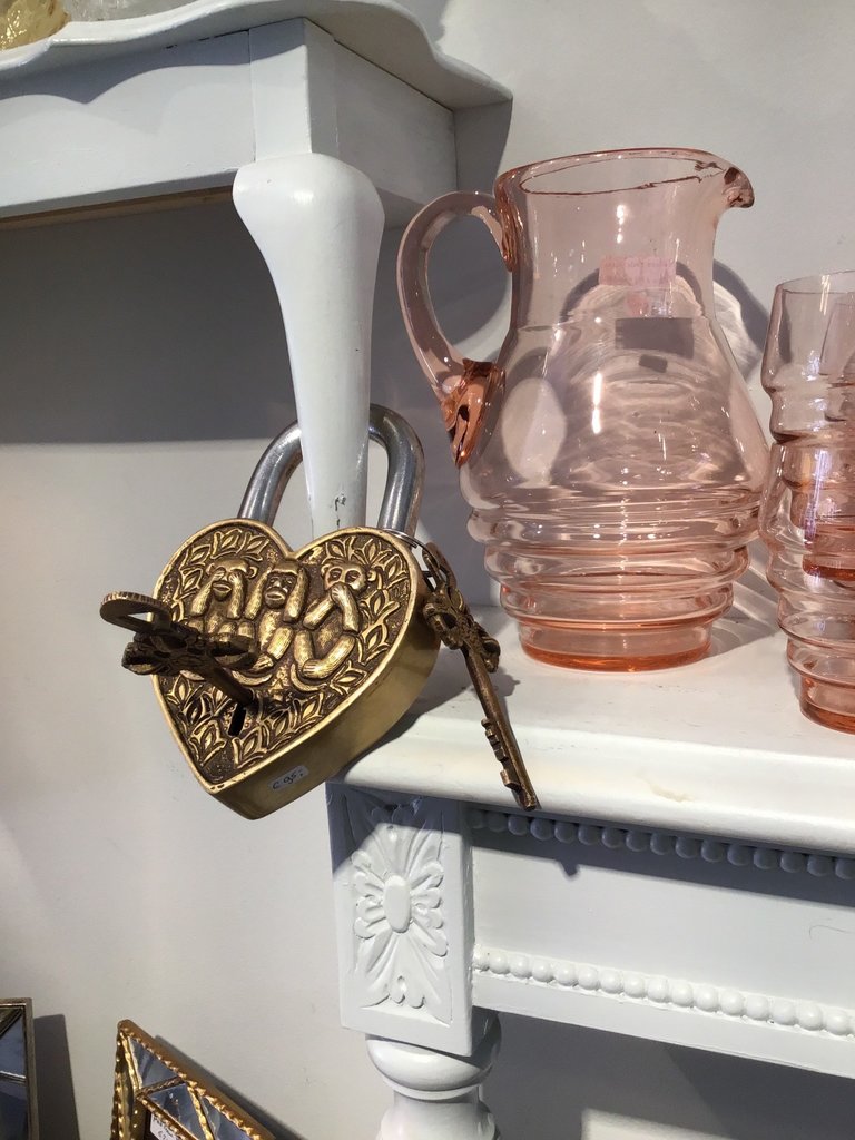 Large lock - Three monkeys - Deaf, blind, mute - Curiosa Cabinet