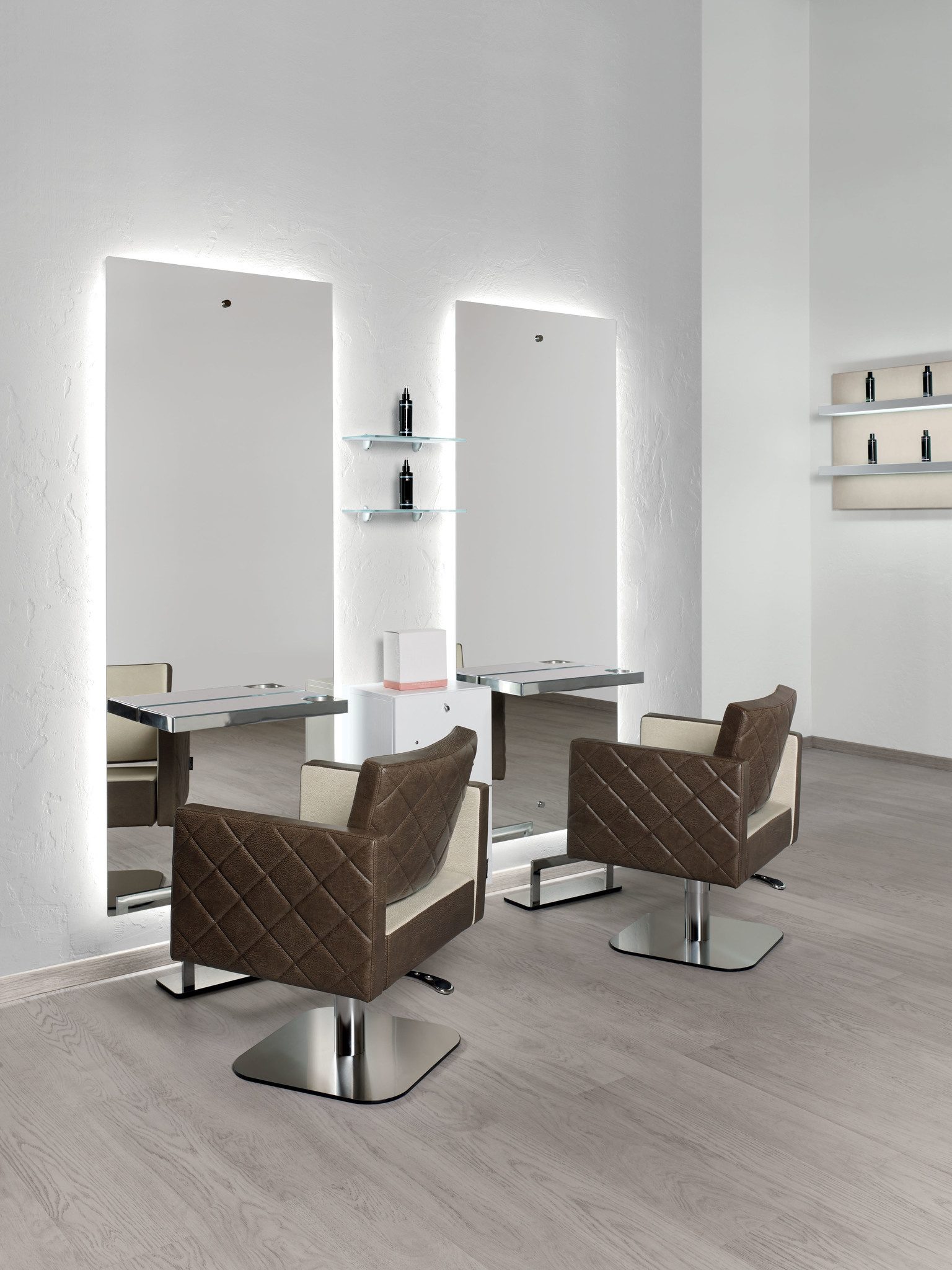 Salon Ambience Kappersstoel Square+ - Kappersmerken.nl