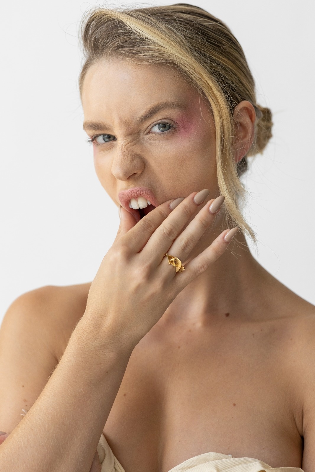 Ring blaadjes verguld - Kwesto