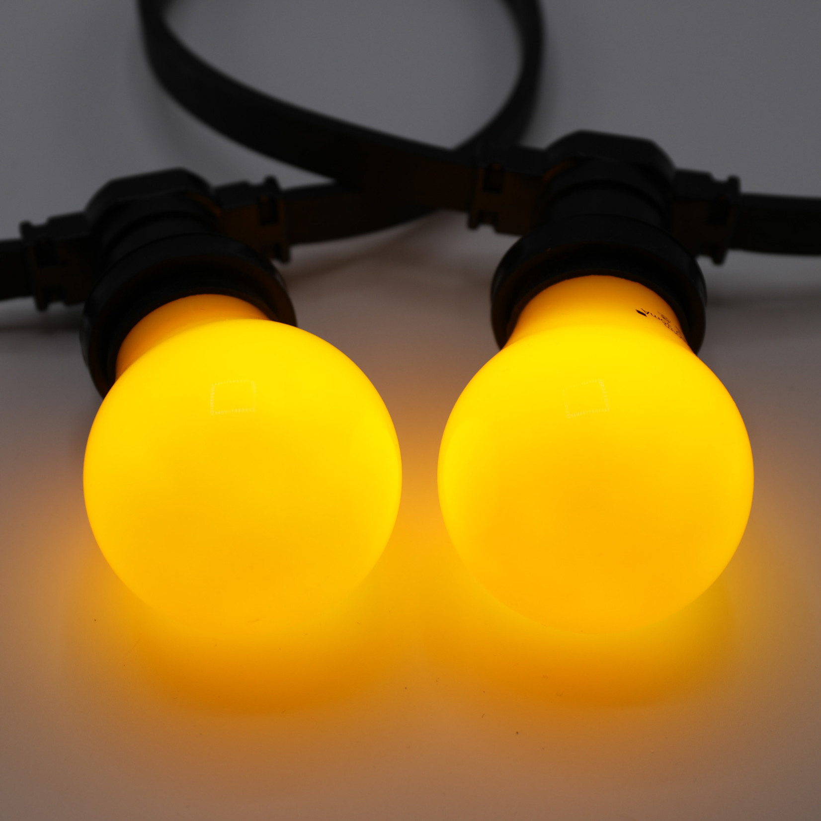 Gele LED lampen met grote kap - 2 en 5 watt - LumenXL bv