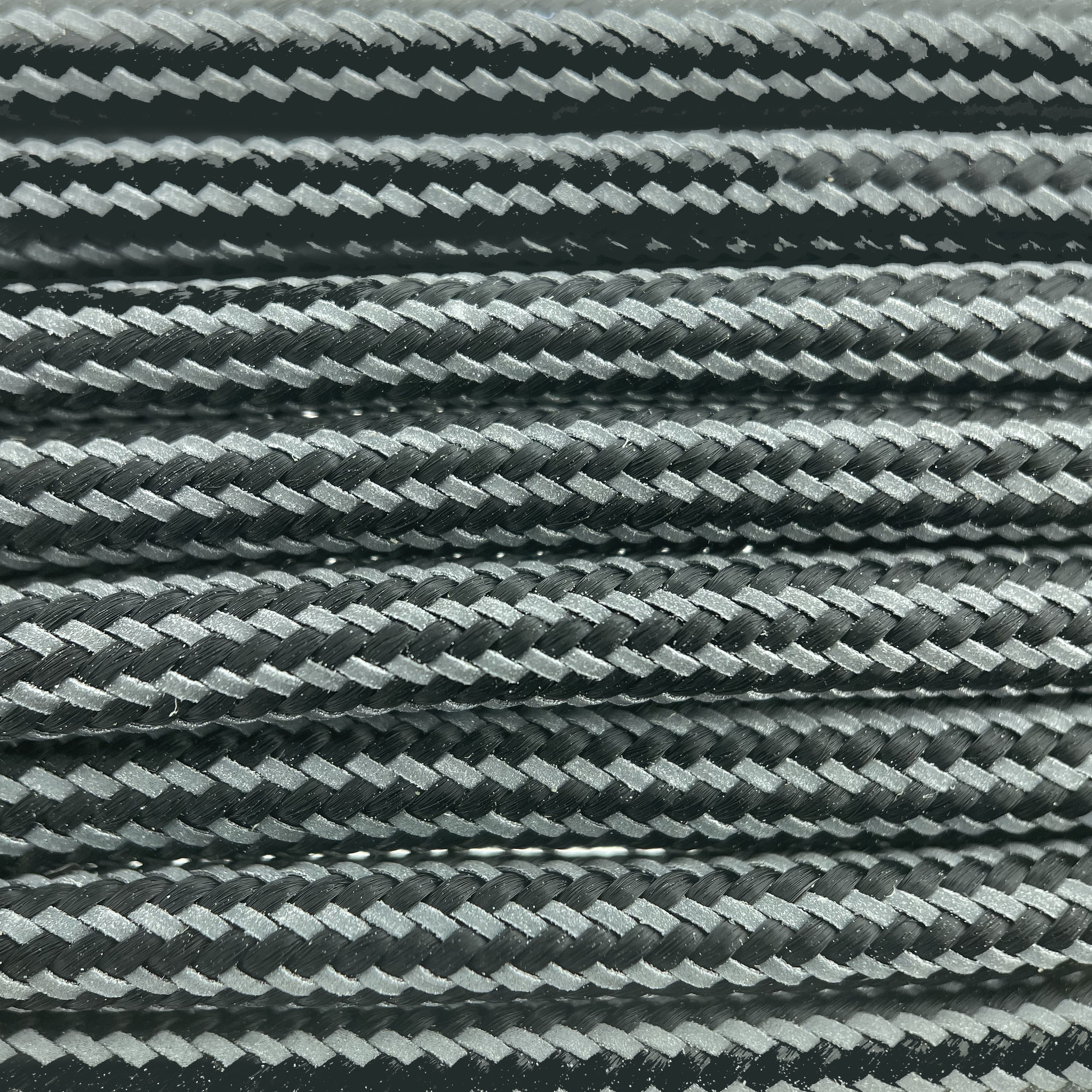 Paracord 550 typ III Ultra reflective & Schwarz Stripes online kaufen ...