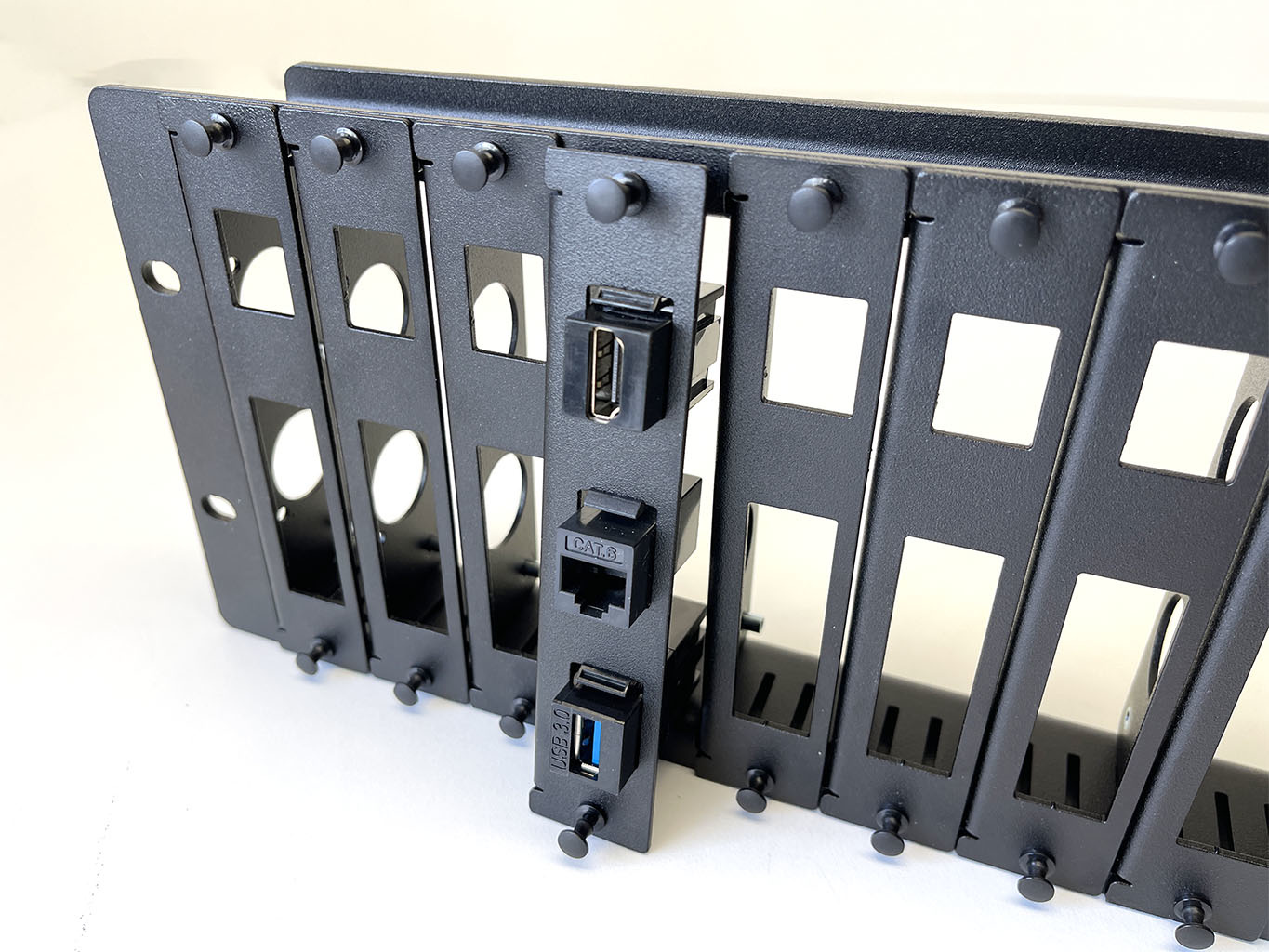 I/O panel 3-slots for 3U Raspberry Pi rack mount - MyElectronics