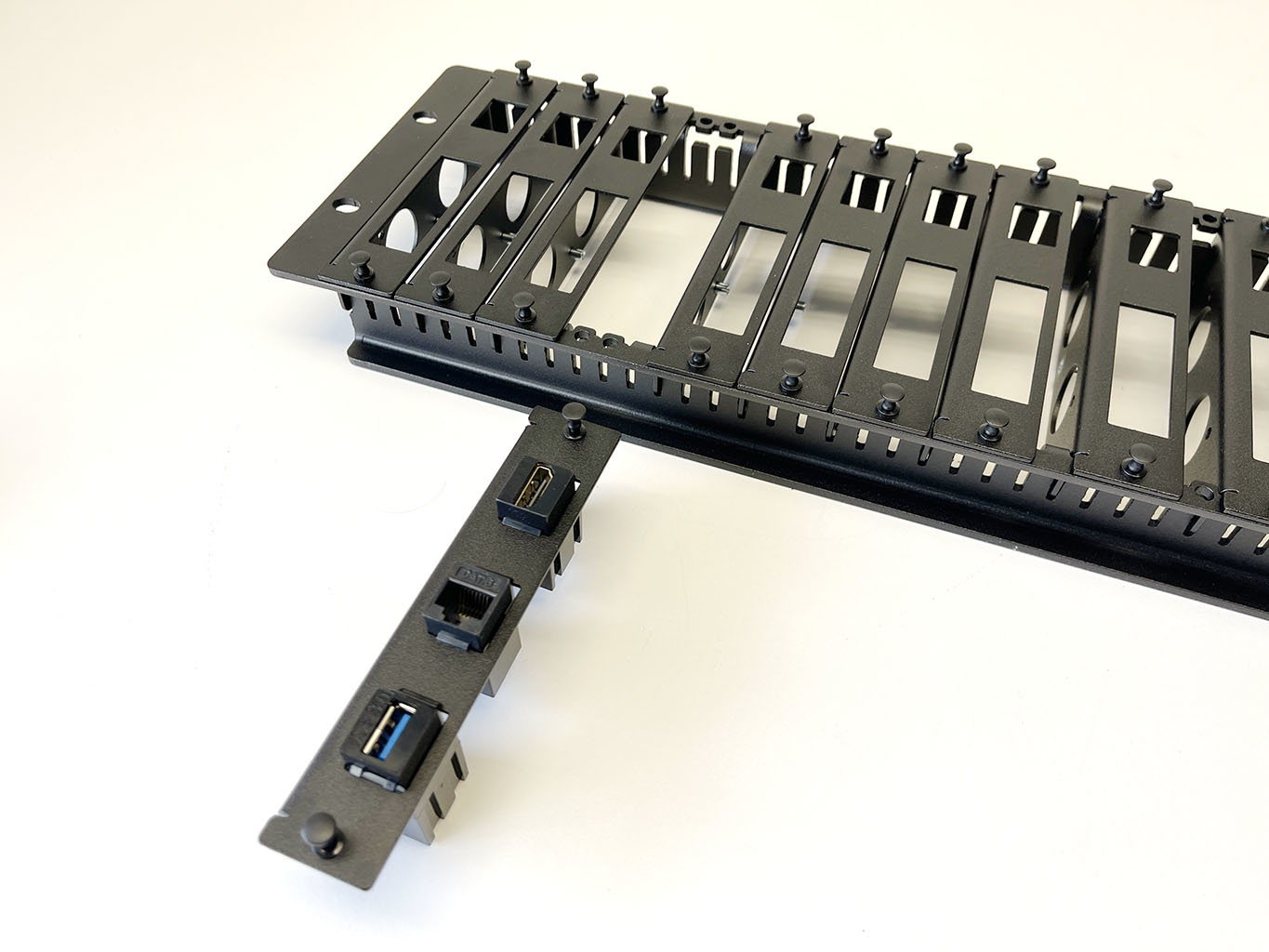 I/O panel 3-slots for 3U Raspberry Pi rack mount - MyElectronics