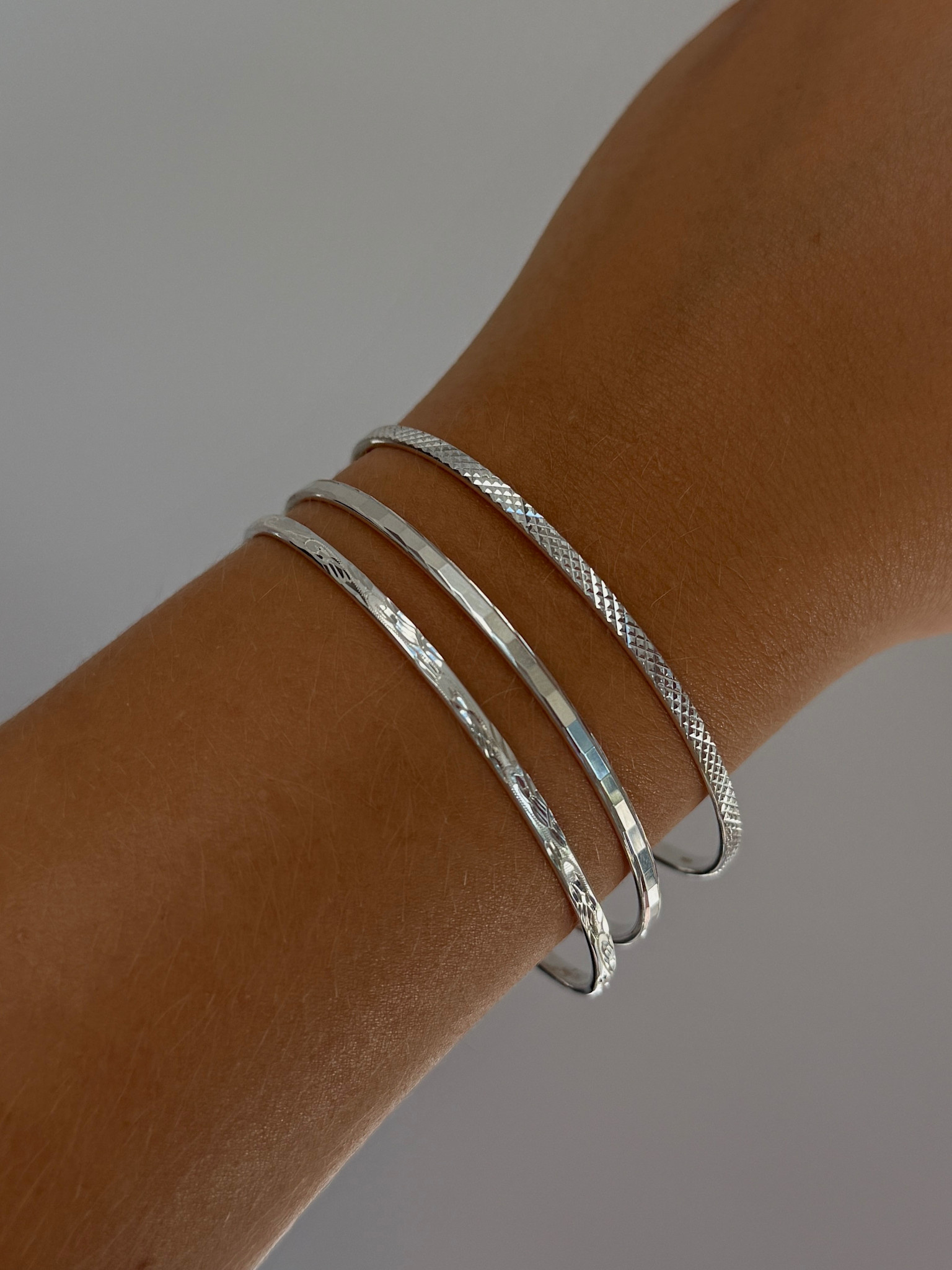 Silver Jemima Shimmer Bangle - Joulberry