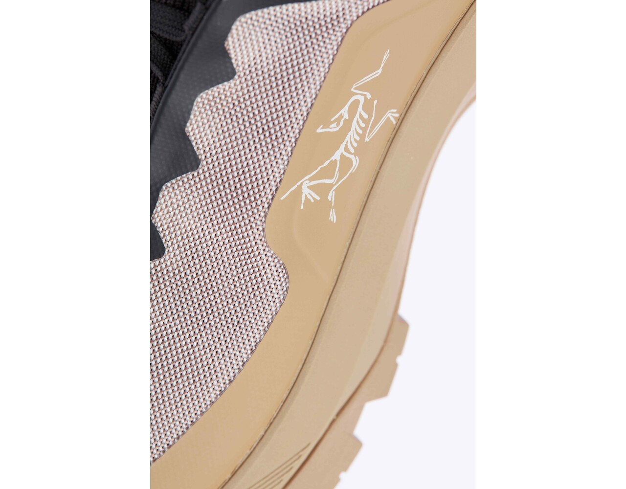 Arc'teryx Vertex Alpine Canvas / Graphite - Behind the Pines