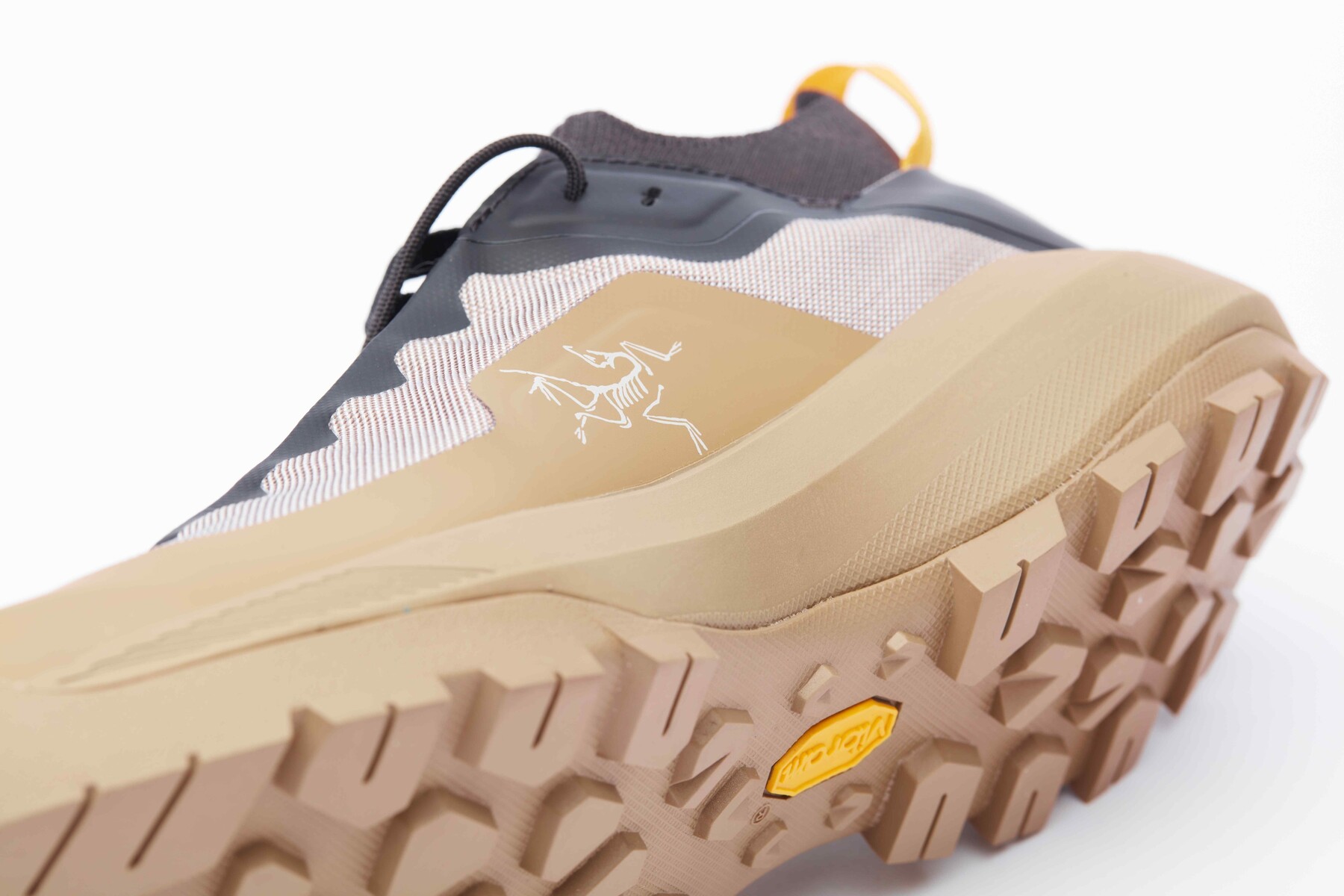 Arc'teryx Vertex Alpine Canvas / Graphite - Behind the Pines