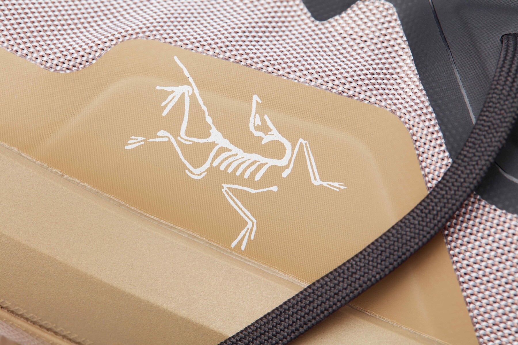 Arc'teryx Vertex Alpine Canvas / Graphite - Behind the Pines