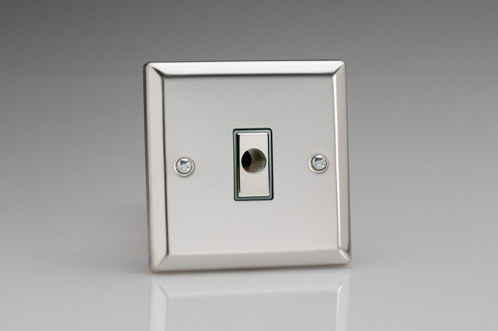 Varilight Classic 16A Flex Outlet Plate Decorative Mirror Chrome Chrome ...