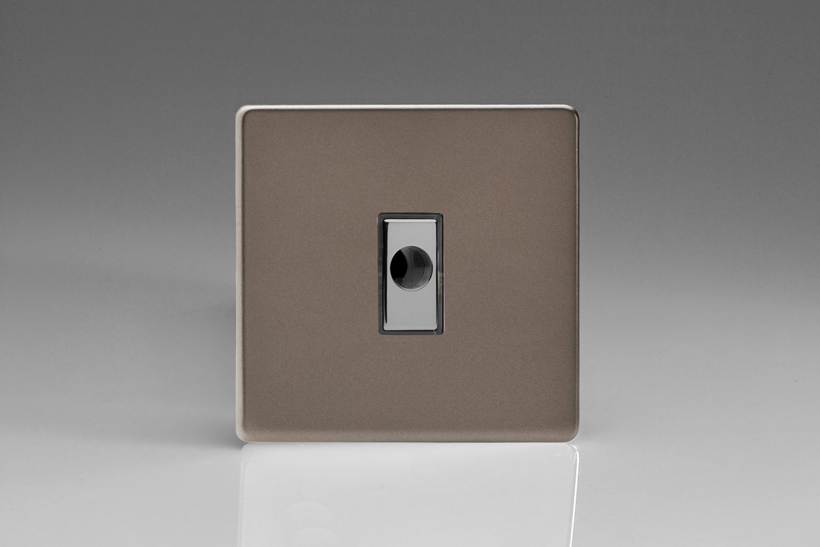 Varilight Screwless 16A Flex Outlet Plate Decorative Pewter Chrome ...