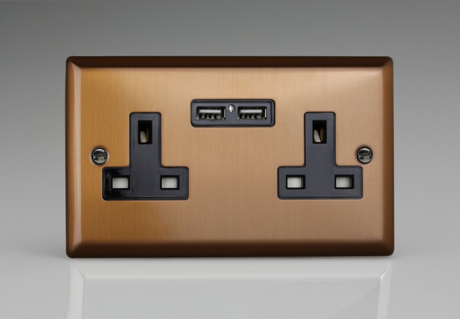 Varilight Urban 2-Gang 13A Unswitched Socket + 2x5V DC 2100mA USB ...