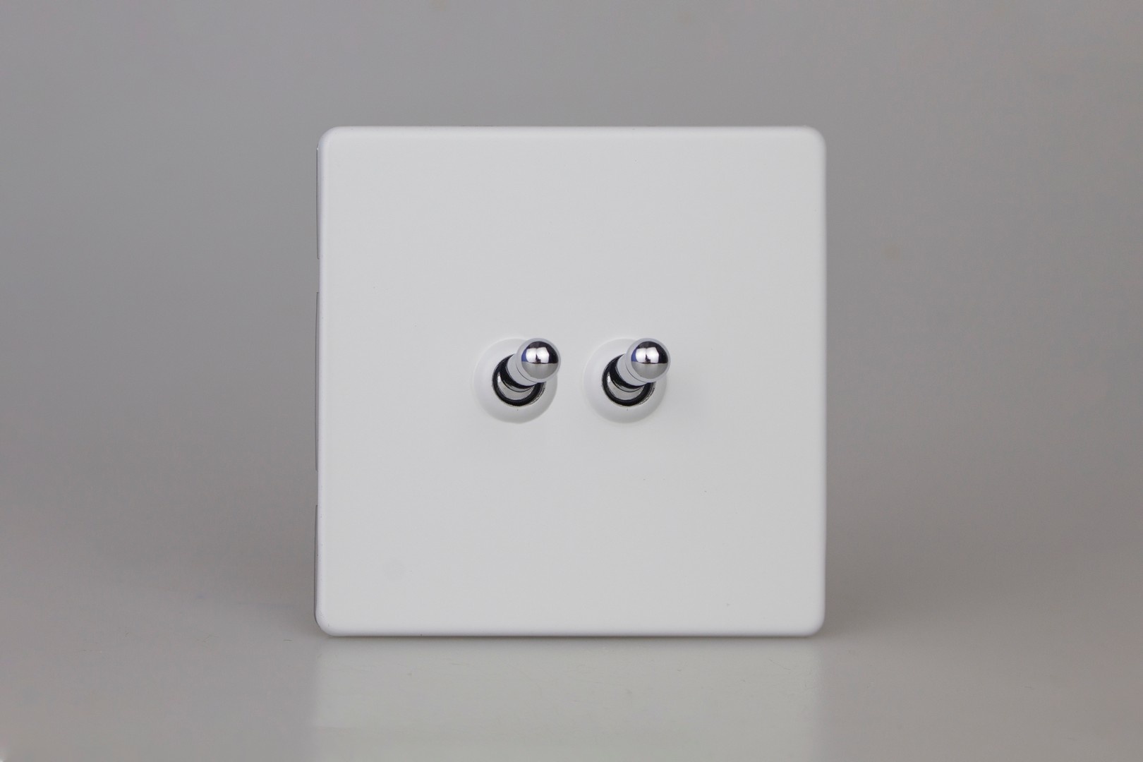 Varilight Screwless 2-Gang 10A Intermediate Toggle Switch Decorative ...