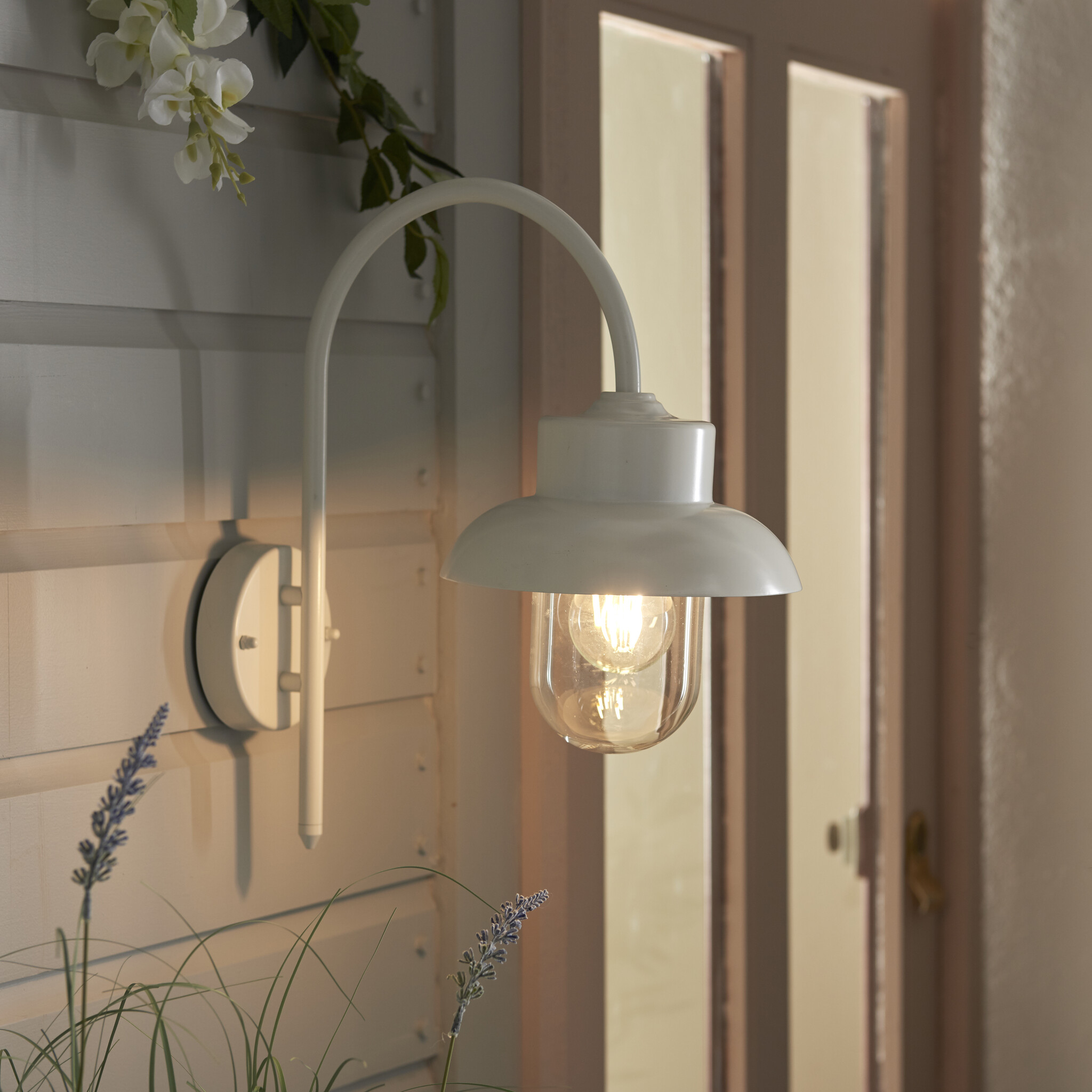 Poppy 1lt Wall IP44 White - The Factory Shop - Poole Lighting