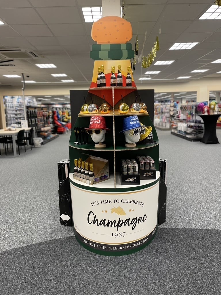 Custom Design Projects - Champagne and cake for Koopman International ...