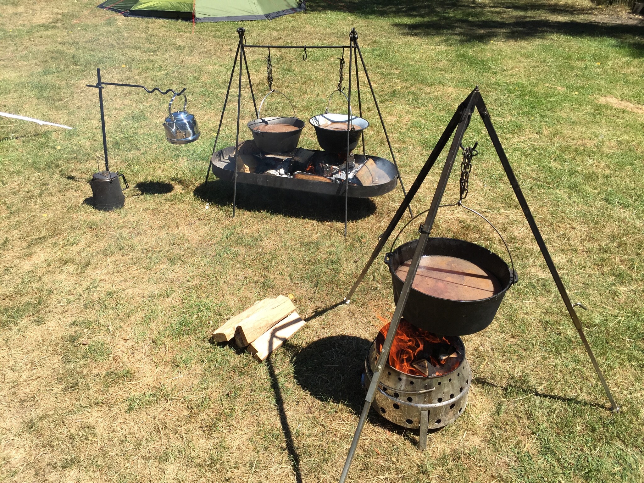 Buiten koken met een driepoot - Wilderness cooking