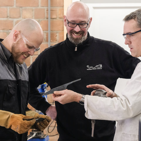 Workshop mes smeden met BBQ | Harry Havinga | Whole hog - Smederij ...