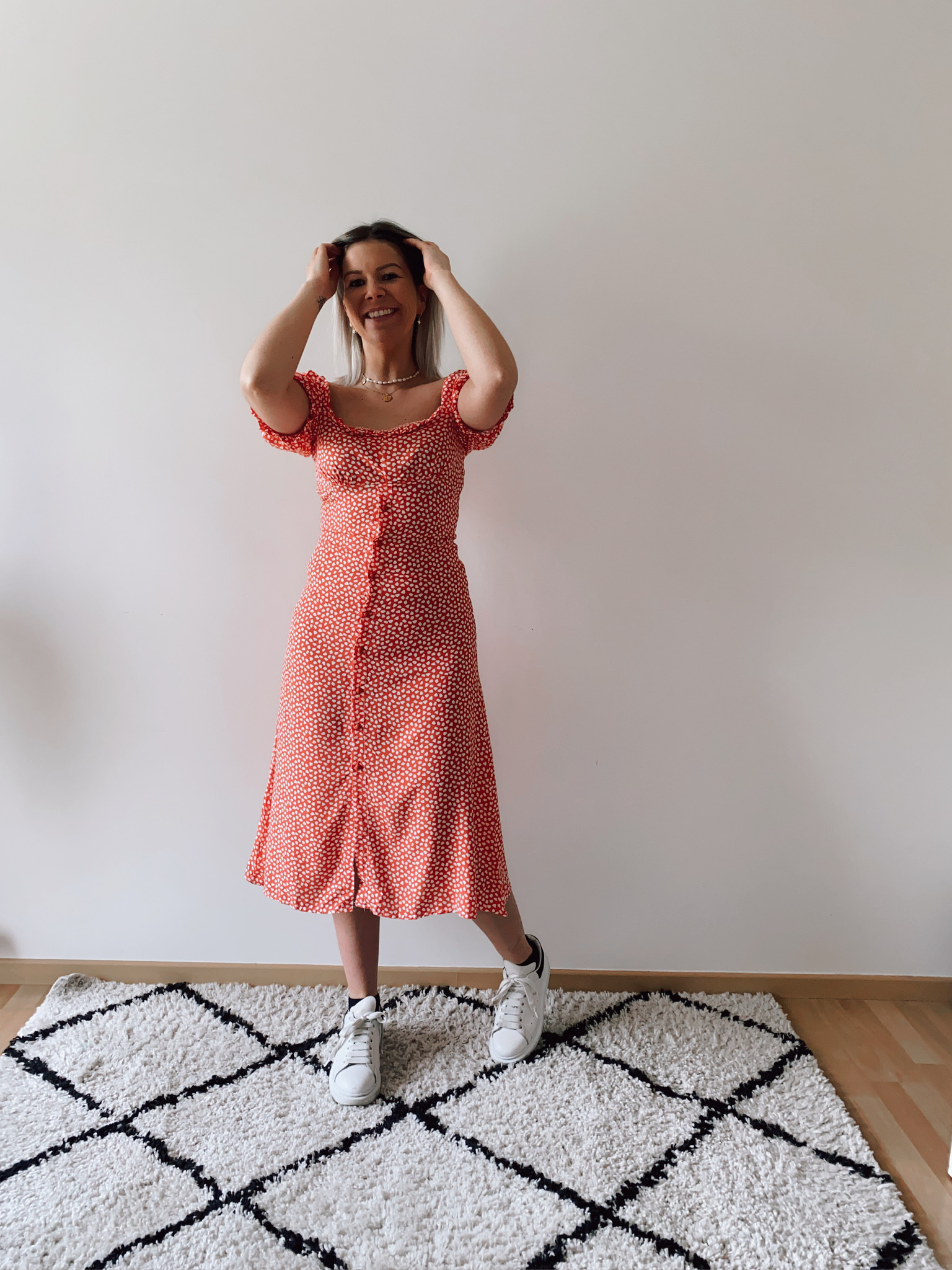 Buttoned dress red - Joy de vivre Antwerp BV