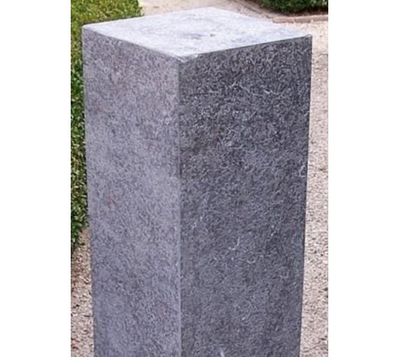 Natuurstenen sokkels | Mooie sokkels voor potten en beelden - Eliassen ...