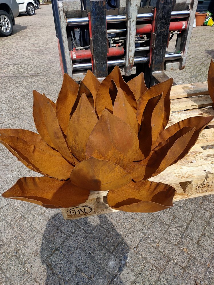 Plant-shaped Water Feature Agave | 80cm | Eliassen.nl - Eliassen Home ...