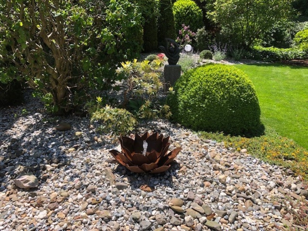 Plant-shaped Water Feature Agave | 80cm | Eliassen.nl - Eliassen Home ...