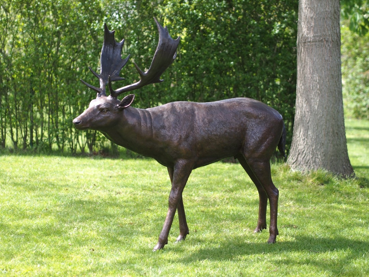 Bronze sculpture Fallow deer - Eliassen Home & Garden Pleasure