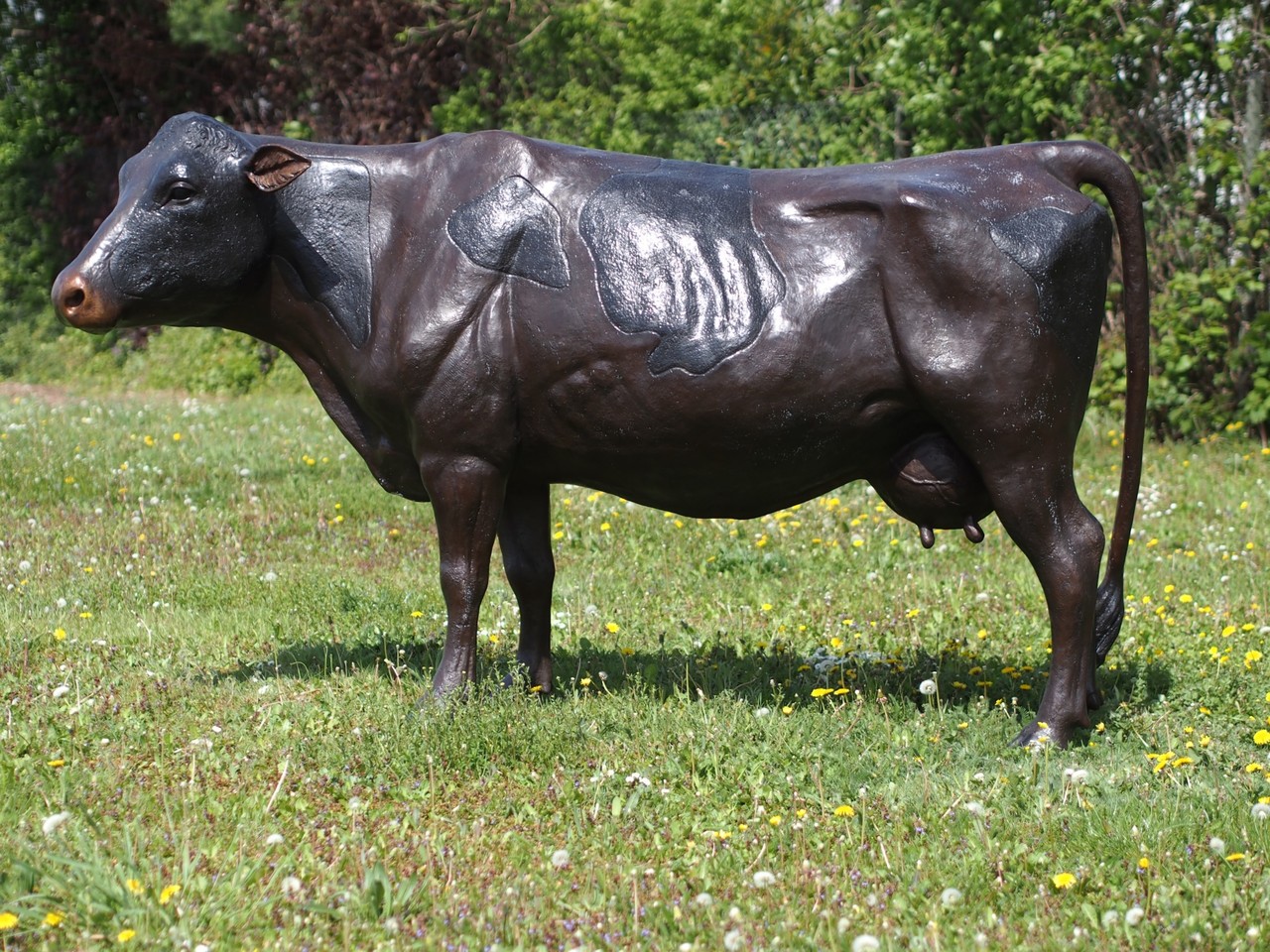 Bronze sculpture Large cow - Eliassen Home & Garden Pleasure