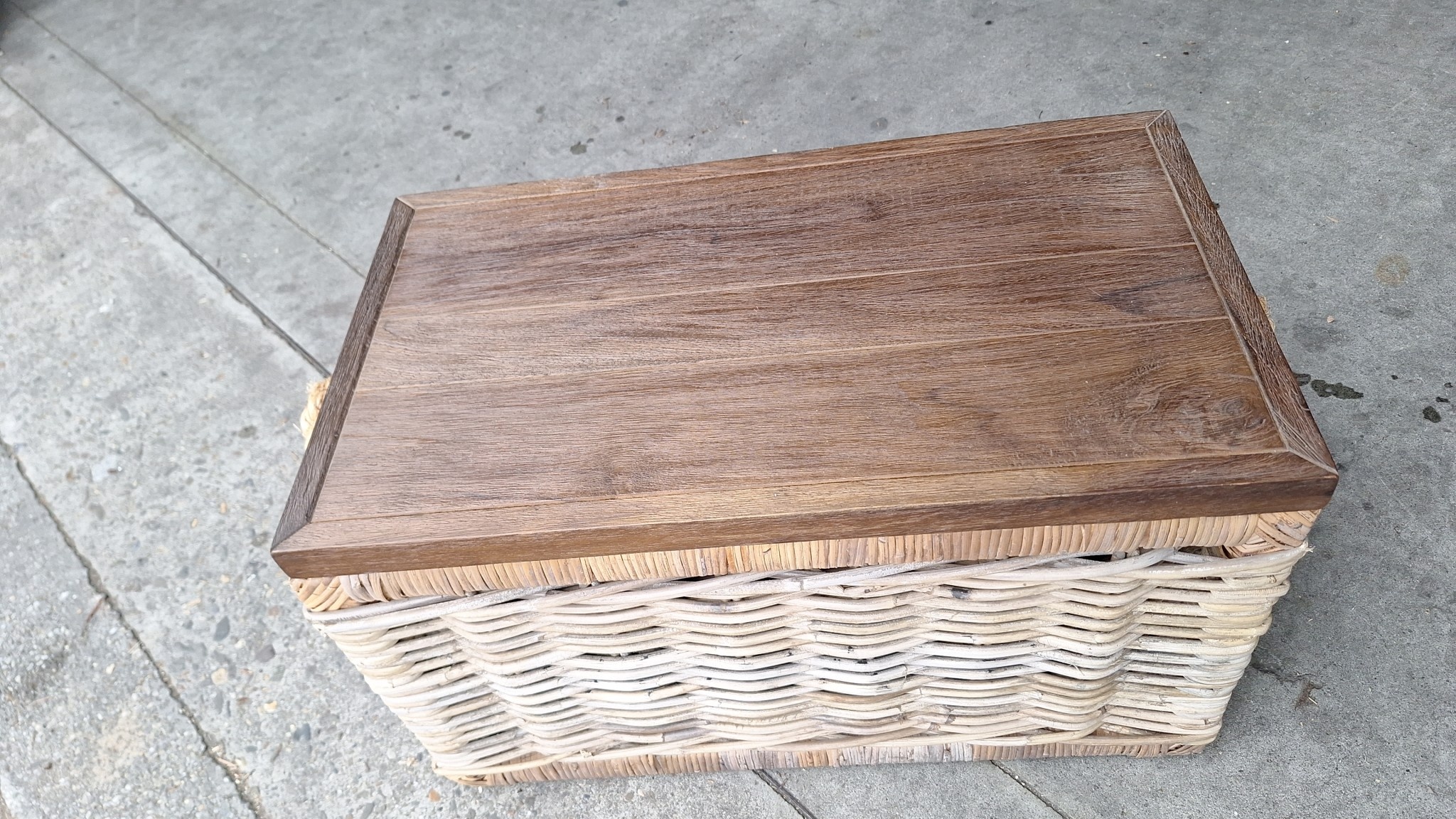 Storage basket rectangular rattan with wooden lid 61cm - Eliassen Home ...