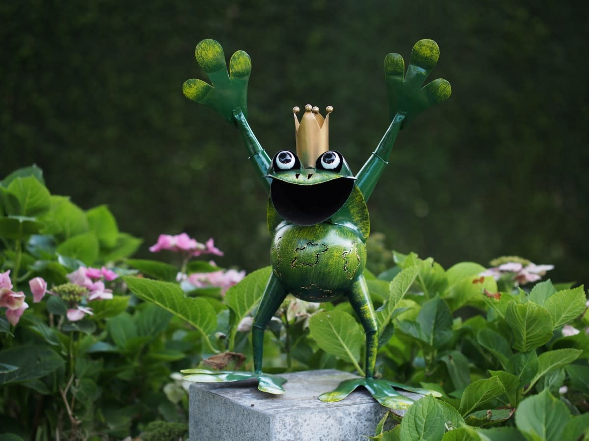 Cheering frog metal 45cm - Eliassen Home & Garden Pleasure