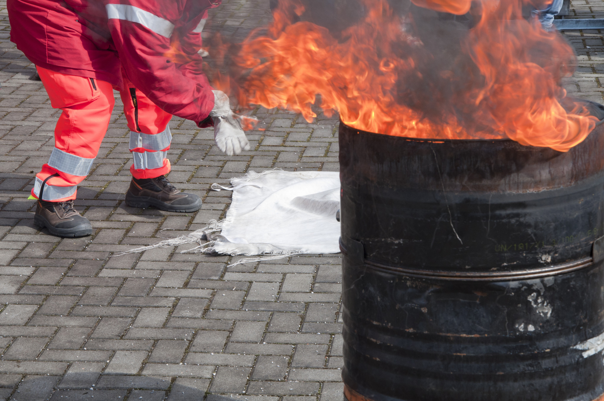 Blusdeken waar te koop? Lees het in onze blog | ARBO centrum ...