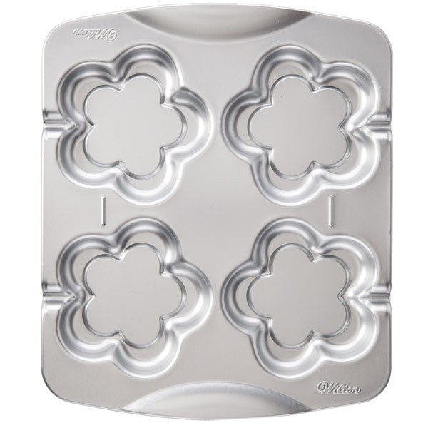 Wilton Cookie Pan Blossom Pops - Fun with Cakes