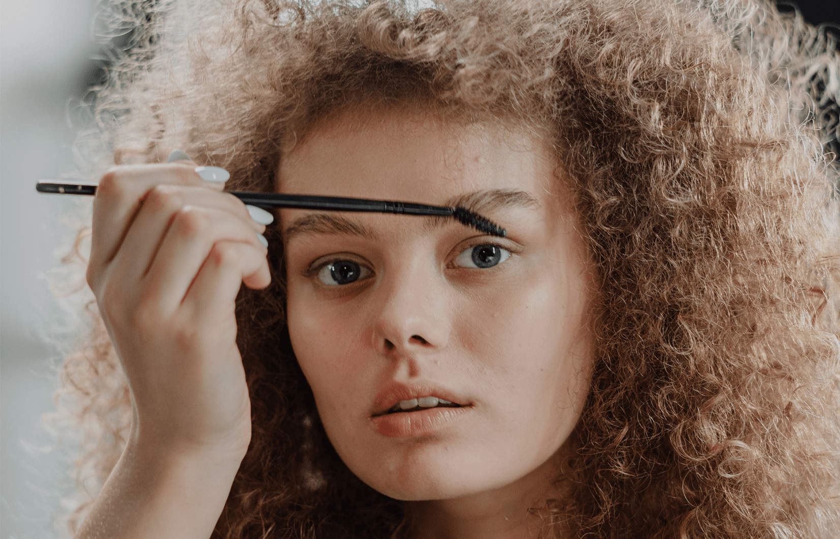 How to use: de Eyebrow Corrector - BB JO Cosmetics
