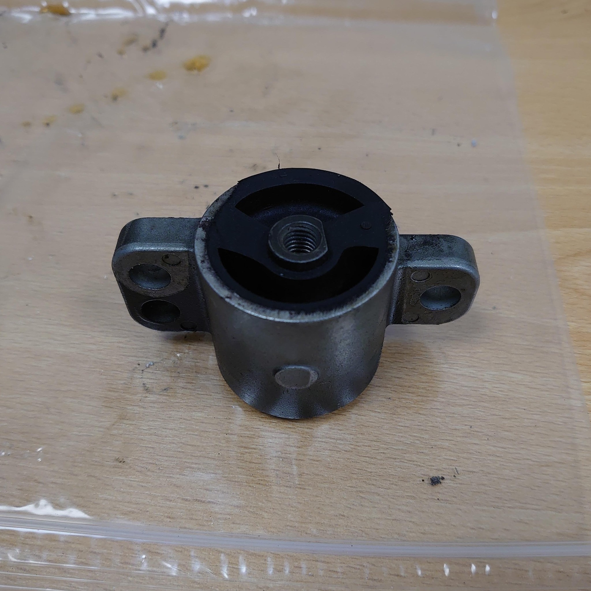 Suzuki/Johnson 9.9-15HP 4 Stroke Upper Mount (54130-93E10) - Allesmarine.de