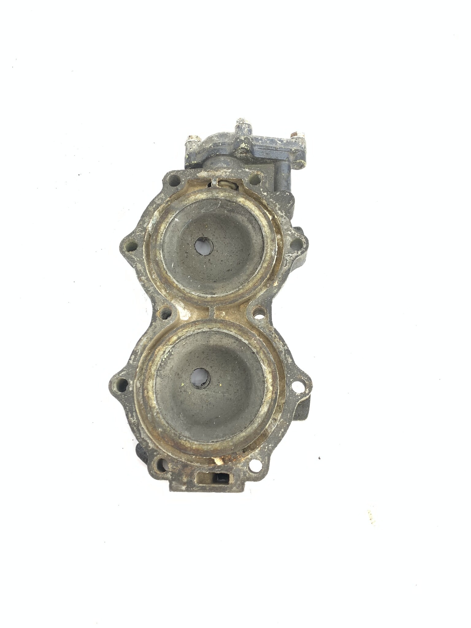 Yamaha USED: Yamaha Cylinder head 20 / 25 HP A 65701 - Allesmarine.de