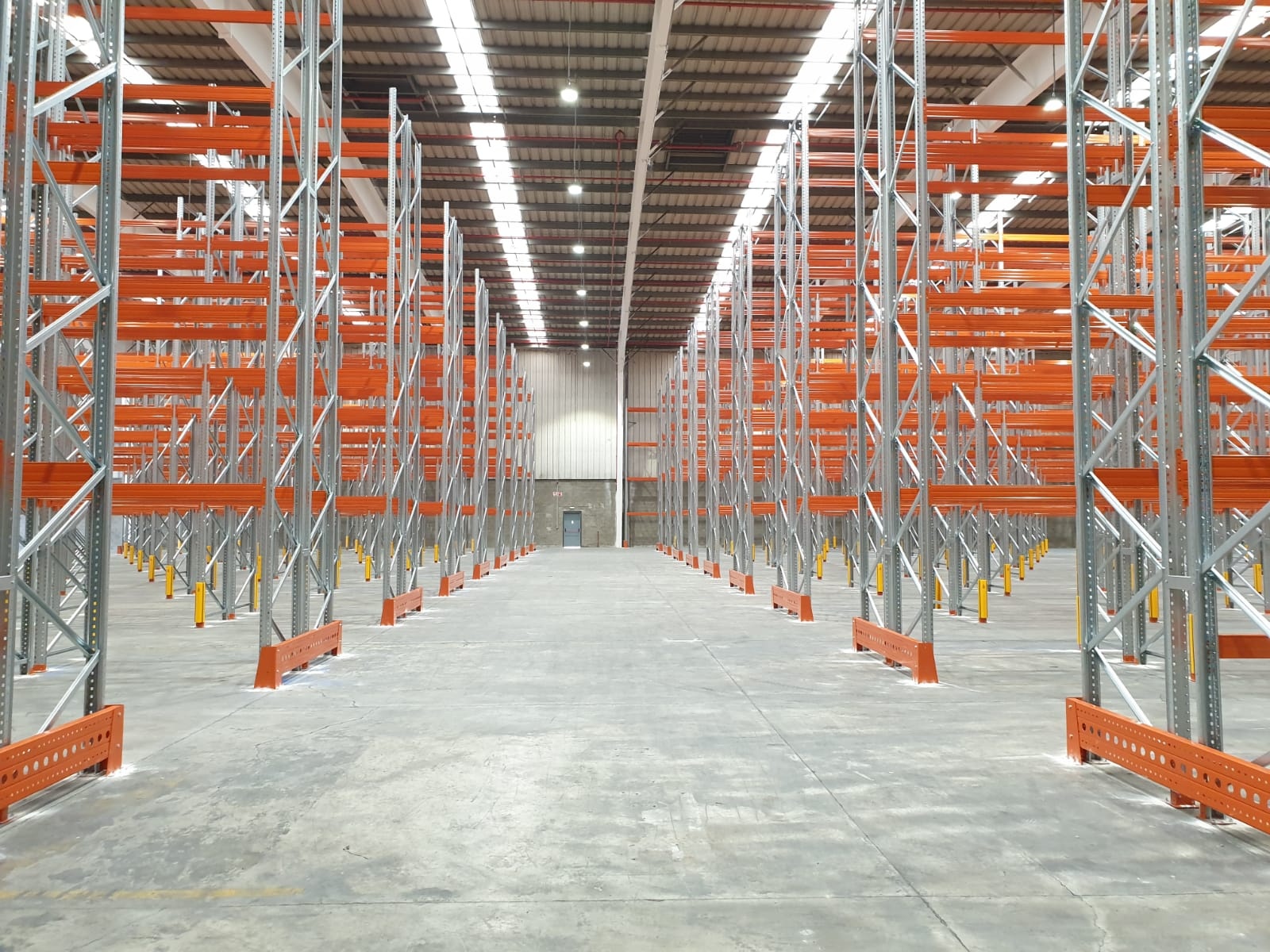 Hoe gebruik je mobiele palletstellingen? - Stellingstunt.nl