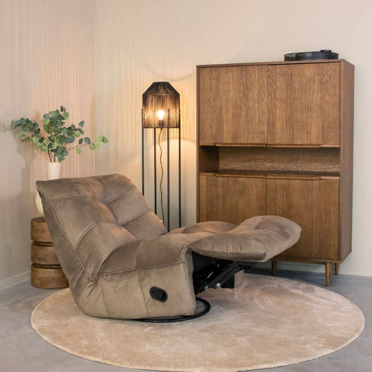 Relaxfauteuil Take It Easy | Taupe Cosmo - Gratis bezorgd - Houten ...