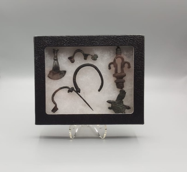 Mini Folding Acrylic Display Stands - Showmycollection