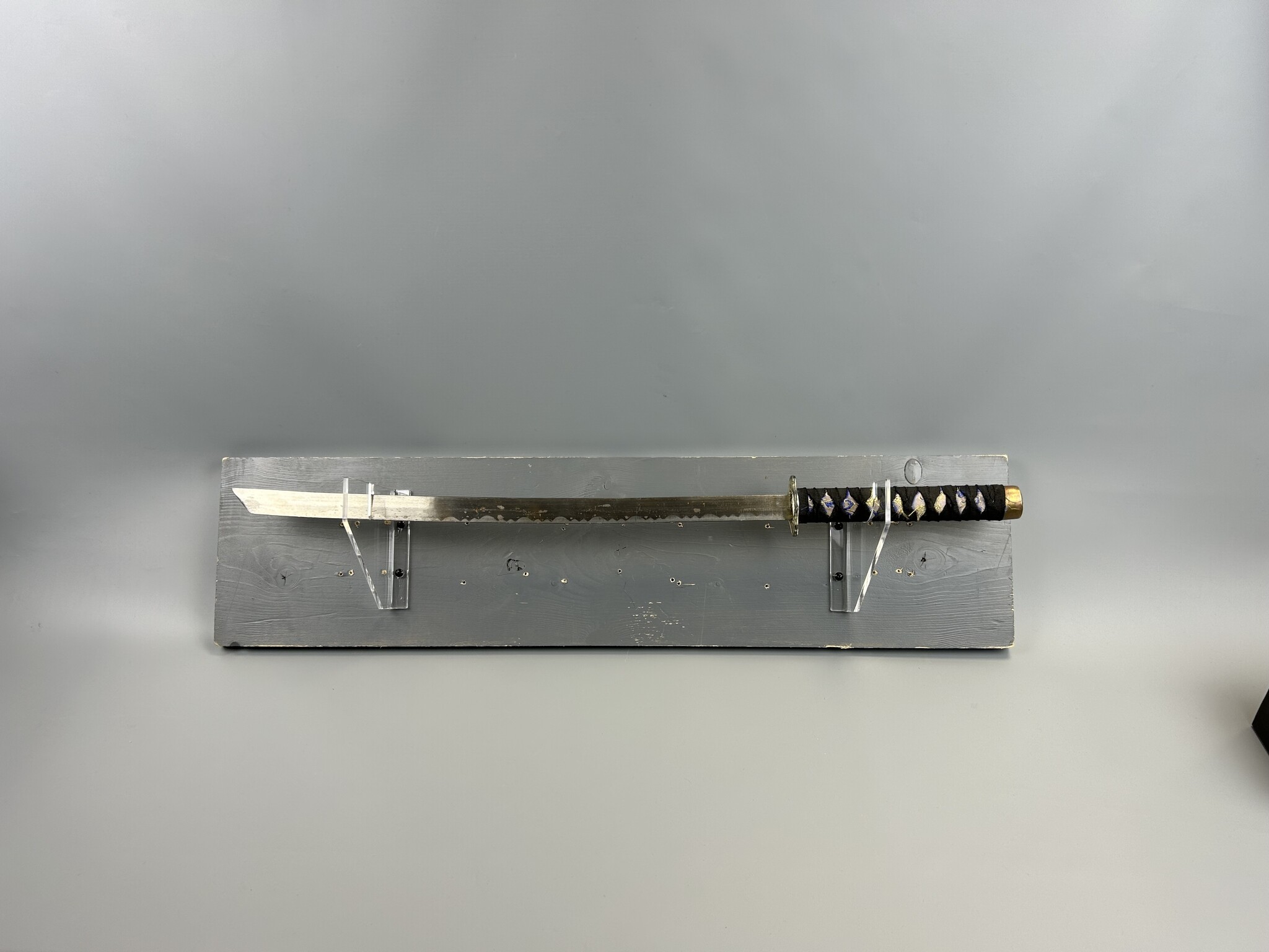 Wall Mounted Acrylic Sabres / Swords / Katana Display - Showmycollection