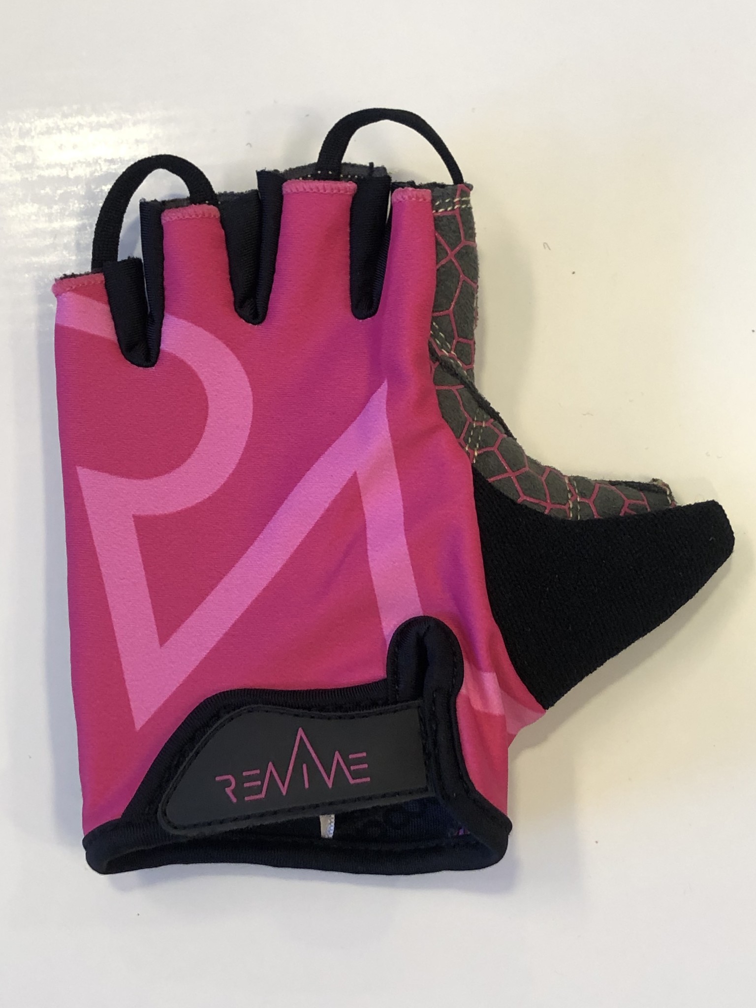 Sport gloves - REVIVE Sportswear