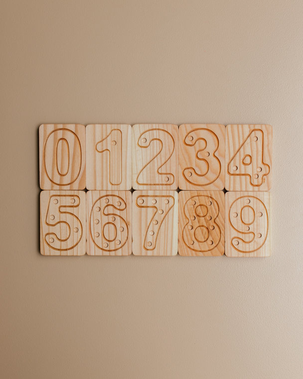 Wooden number board with holes | Ziloen - Ziloen