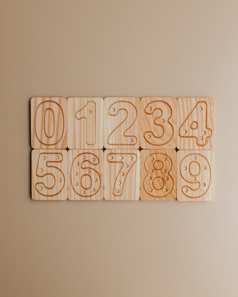 Wooden number board with holes | Ziloen - Ziloen
