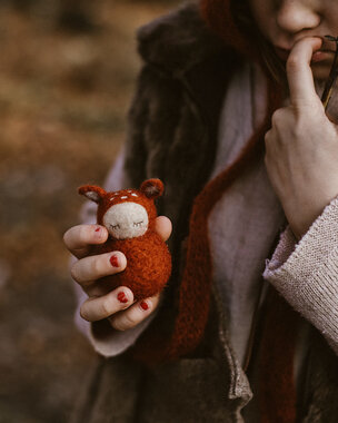 Studio Motane Fawn with star pocket - rust - Ziloen