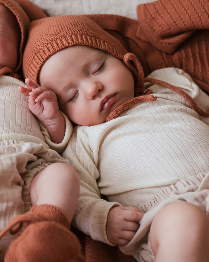 Hvid merino wool bonnet - brick: soft and warm! | Ziloen - Ziloen