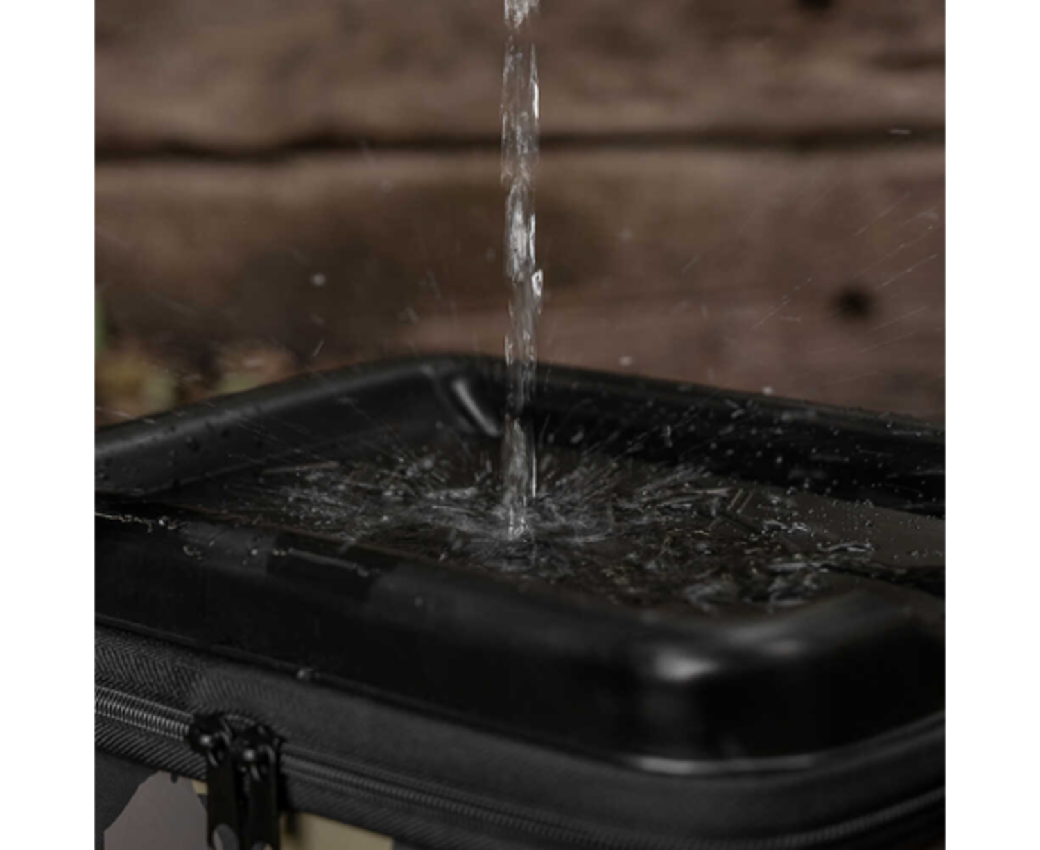 Avid Carp Stormshield Pro Tech Pack - Reniers Fishing