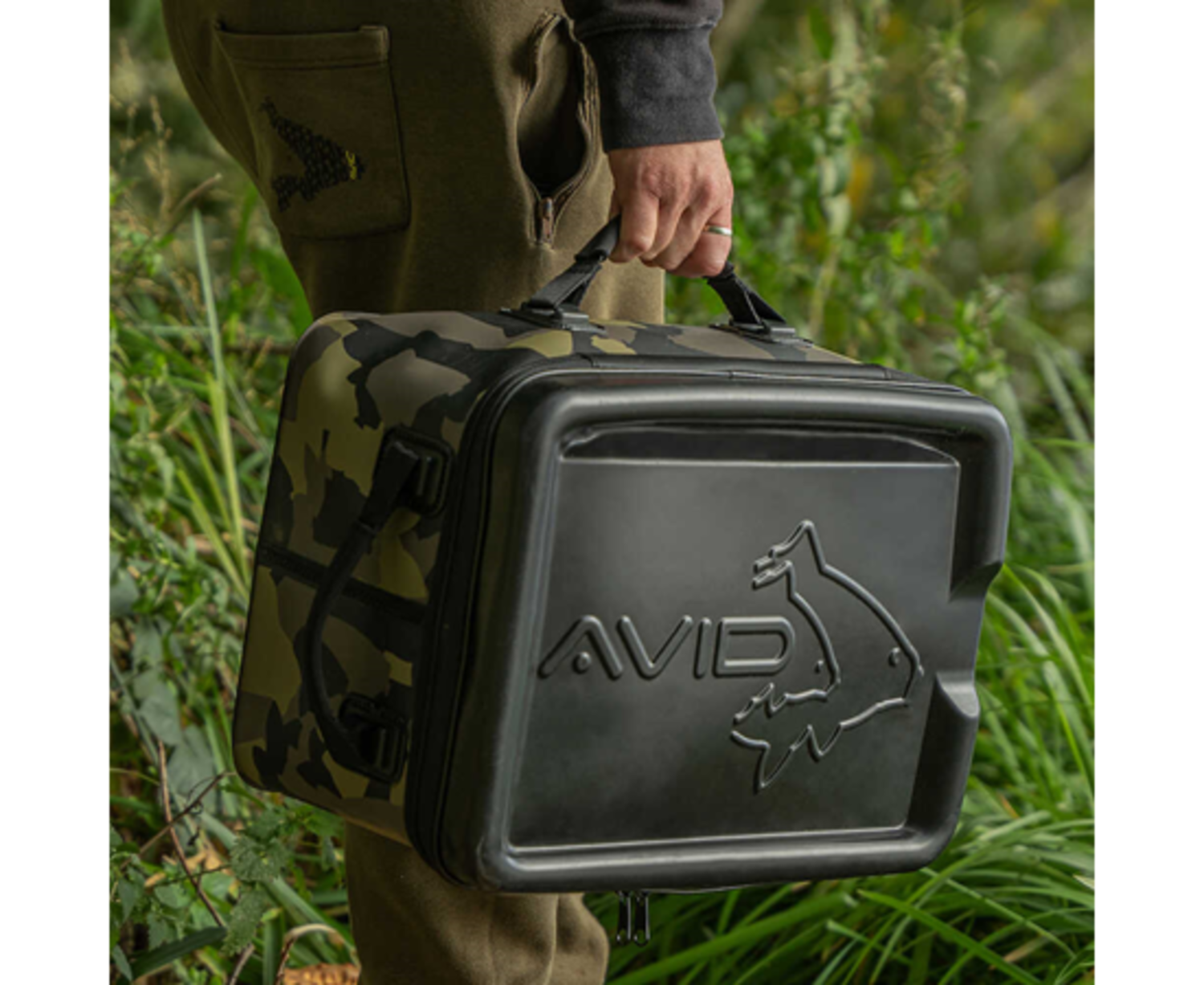 Avid Carp Stormshield Pro Tech Pack - Reniers Fishing