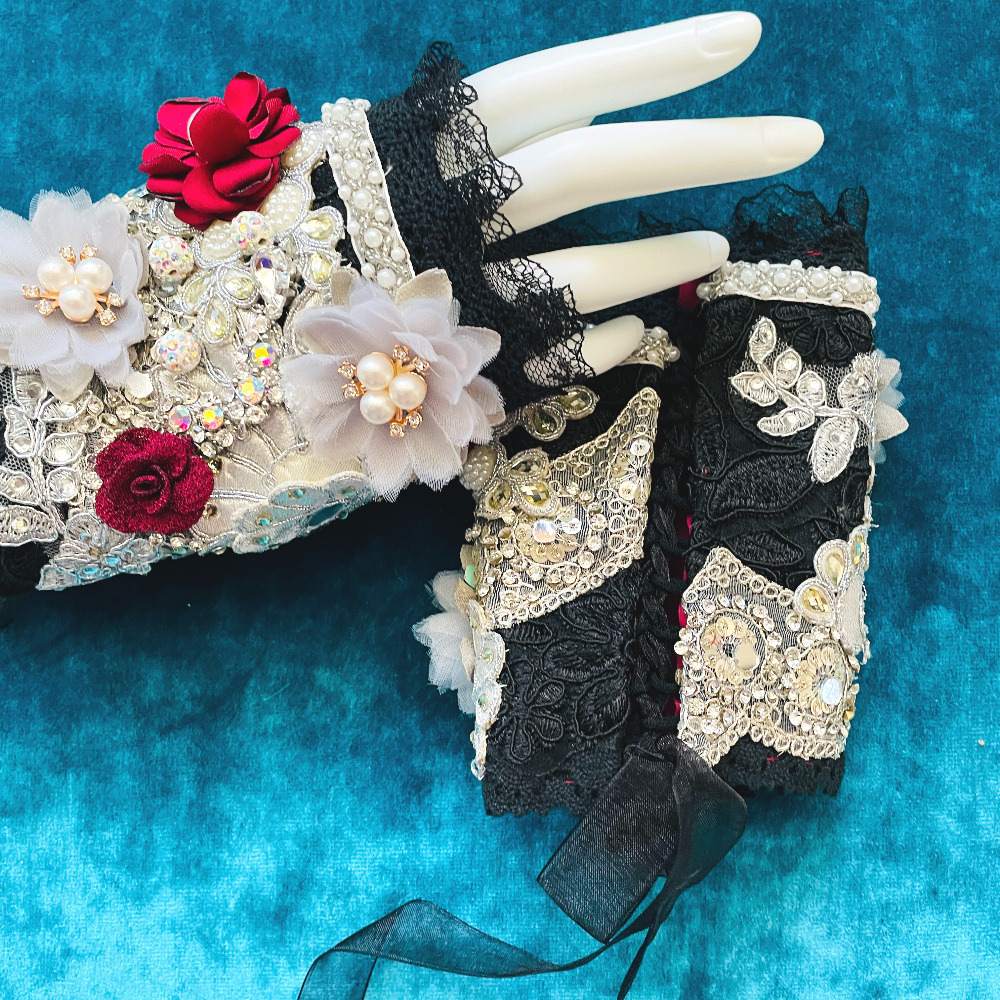 Handmanschette Vintage im Shappy Chic - Atelier Farbvision