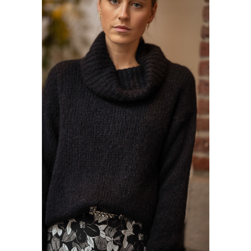 MARA pull noir - MYSTORE